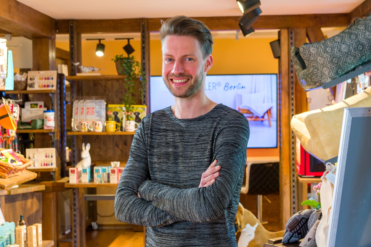 DOGSTYLER®- Store eröffnet in Berlin / Inhaber Patrick Bartels begrüßt Sänger und ... | Presseportal